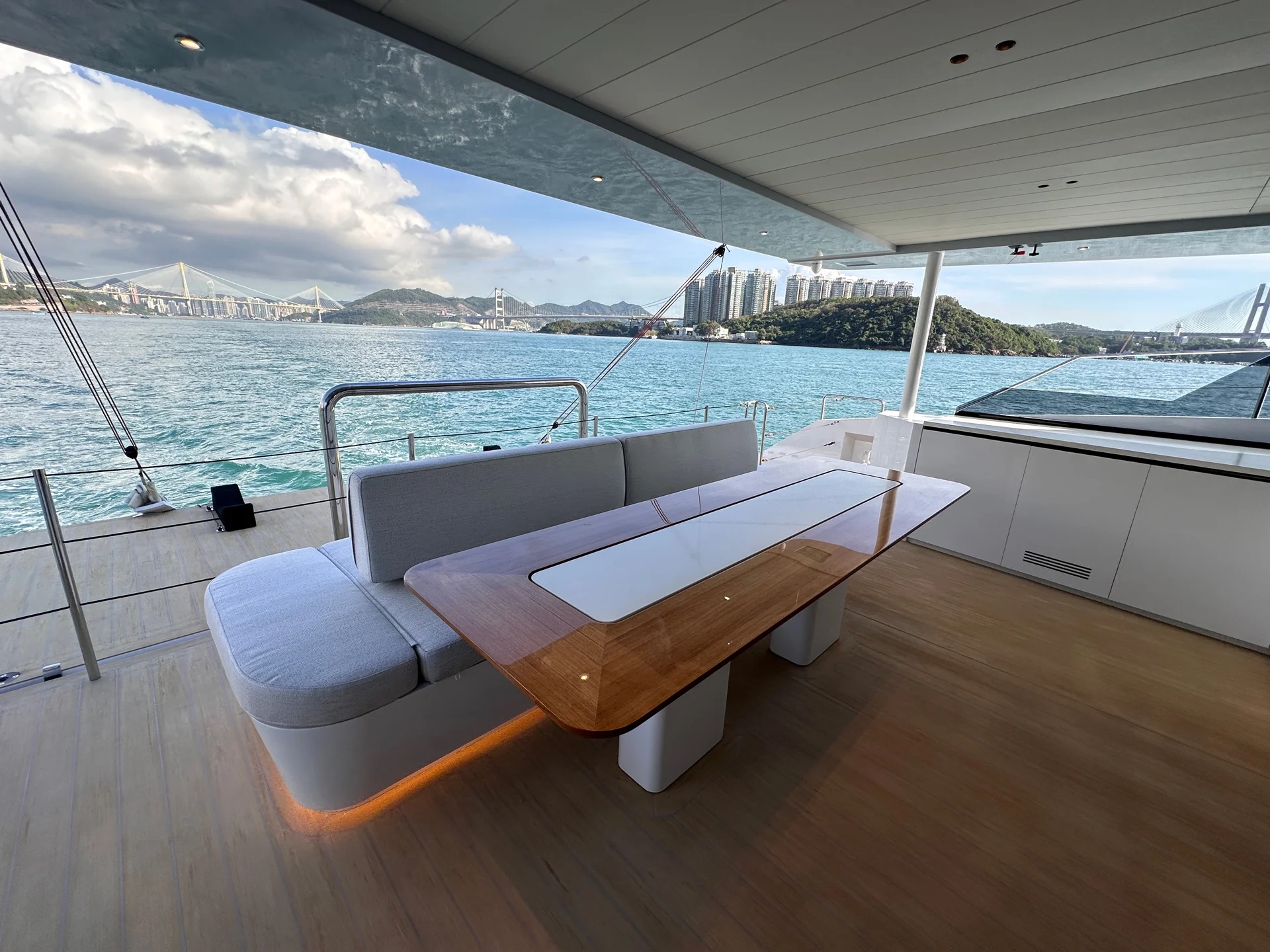 Yacht BUNDALONG, McConaghy | CHARTERWORLD Luxury Superyacht Charters